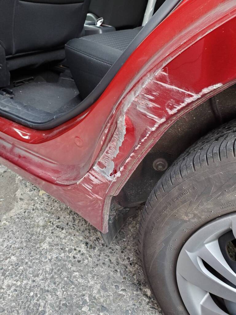 マツダ46V 鈑金塗装 – エコプロジェクト 小田原板金工場